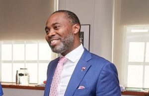 Bermuda Premier David Burt fights off leadership challenge - CNW Network